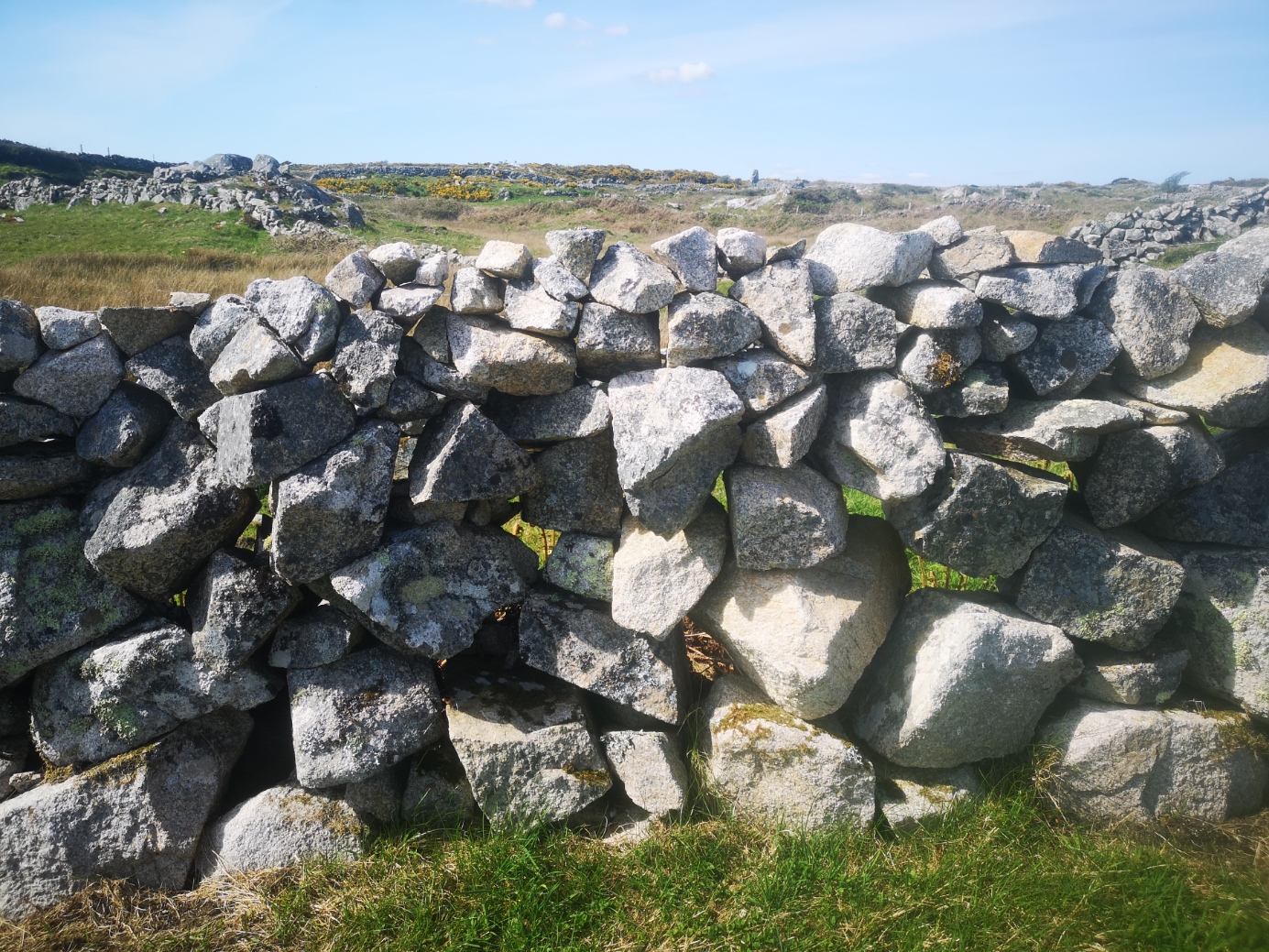 Wandering in Ceathrú Rua, Conamara – Bóithríní, ballaí agus bláthanna ...